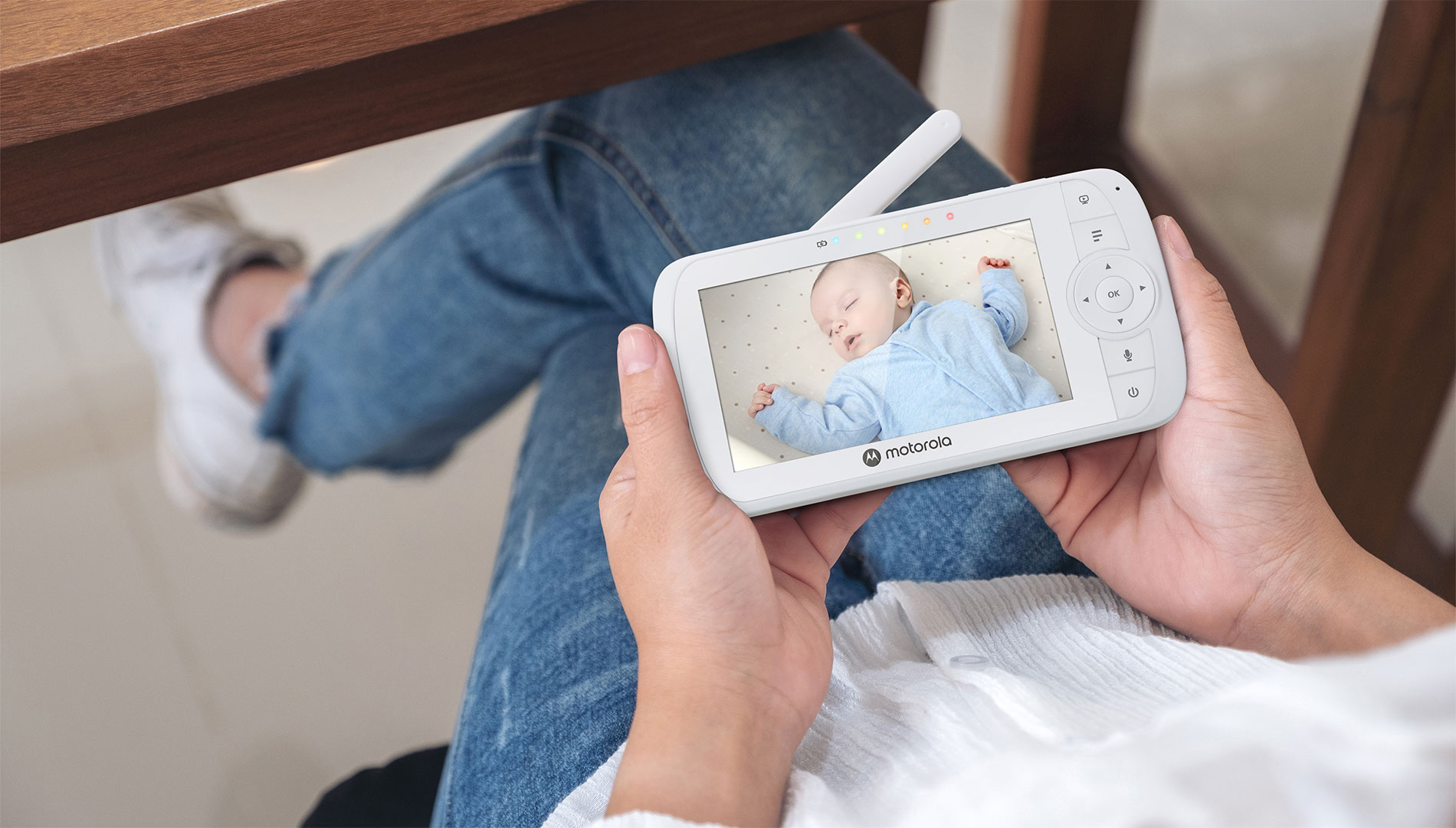 Motorola Nursery | VM35 5.0" Video Baby Monitor